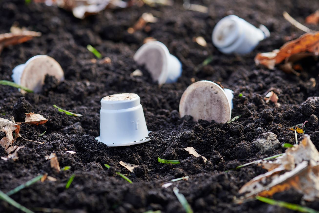 Compostable coffee capsules made with biopolymers most sustainable ...